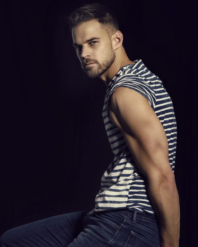 Contact – THOM PANTO